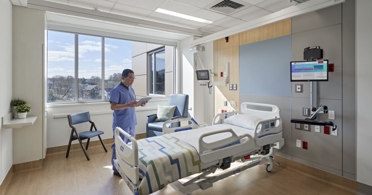 Prefabricated Headwall Systems for Hospitals & Healthcare Spaces | DIRTT