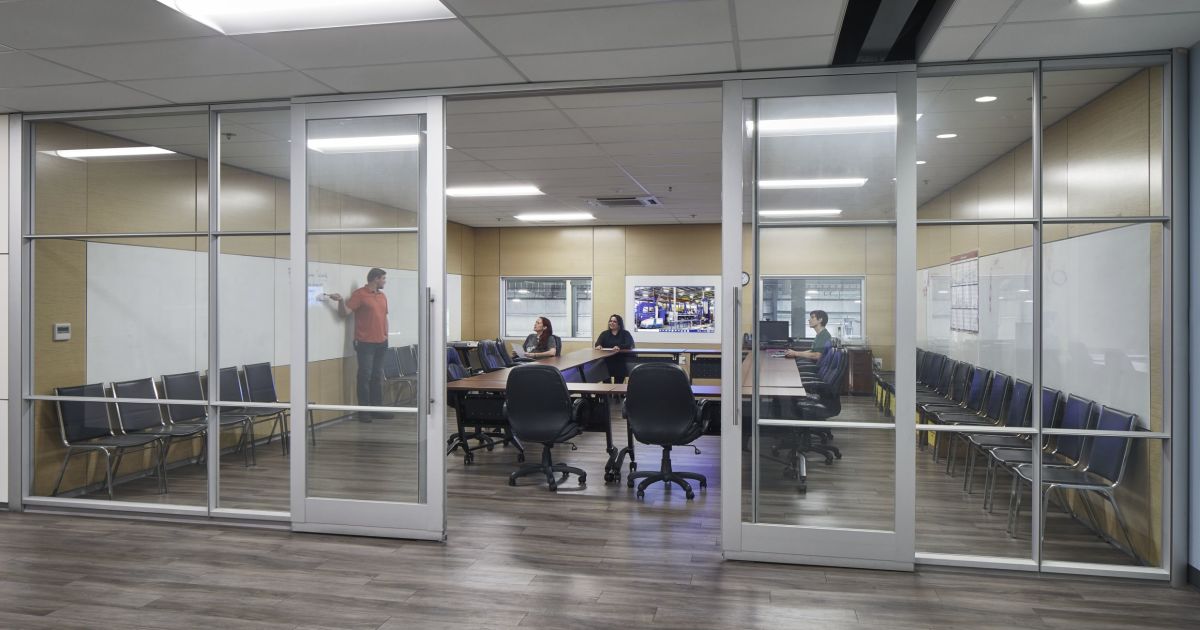 APEL Extrusions: Agile and Sustainable Office Space Redesign | DIRTT